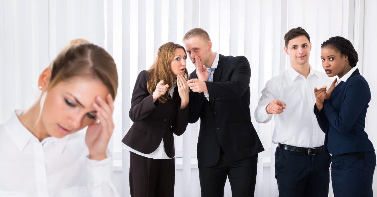 5 Mystical Ear Ringing Omens & Their Spiritual Meanings