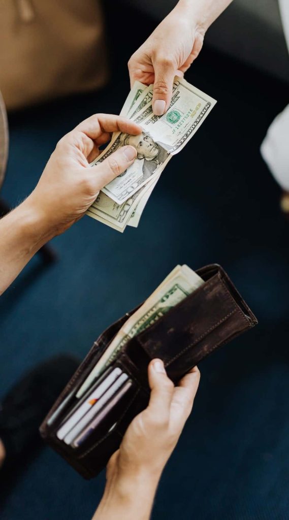 12 Biblical Meanings of Receiving Money in a Dream