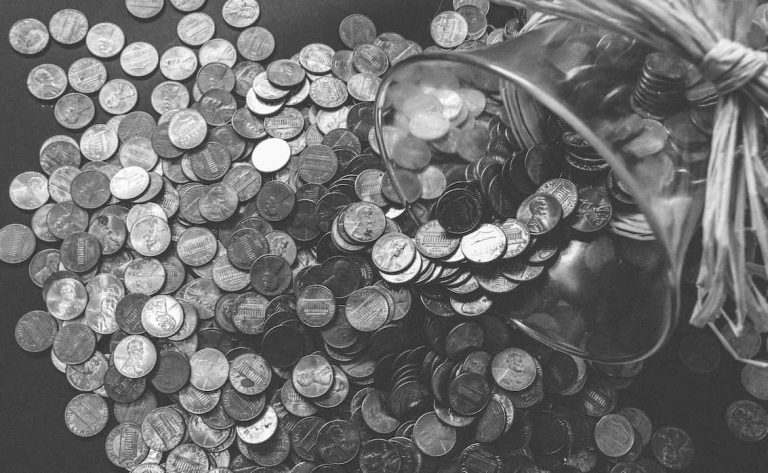 15 Spiritual Meanings When You Dream About Coins
